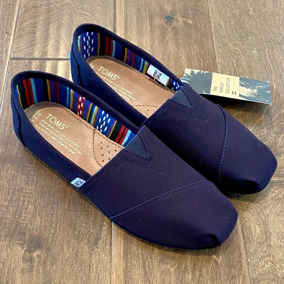 Toms | Shoes | Toms Classic Black | Poshmark